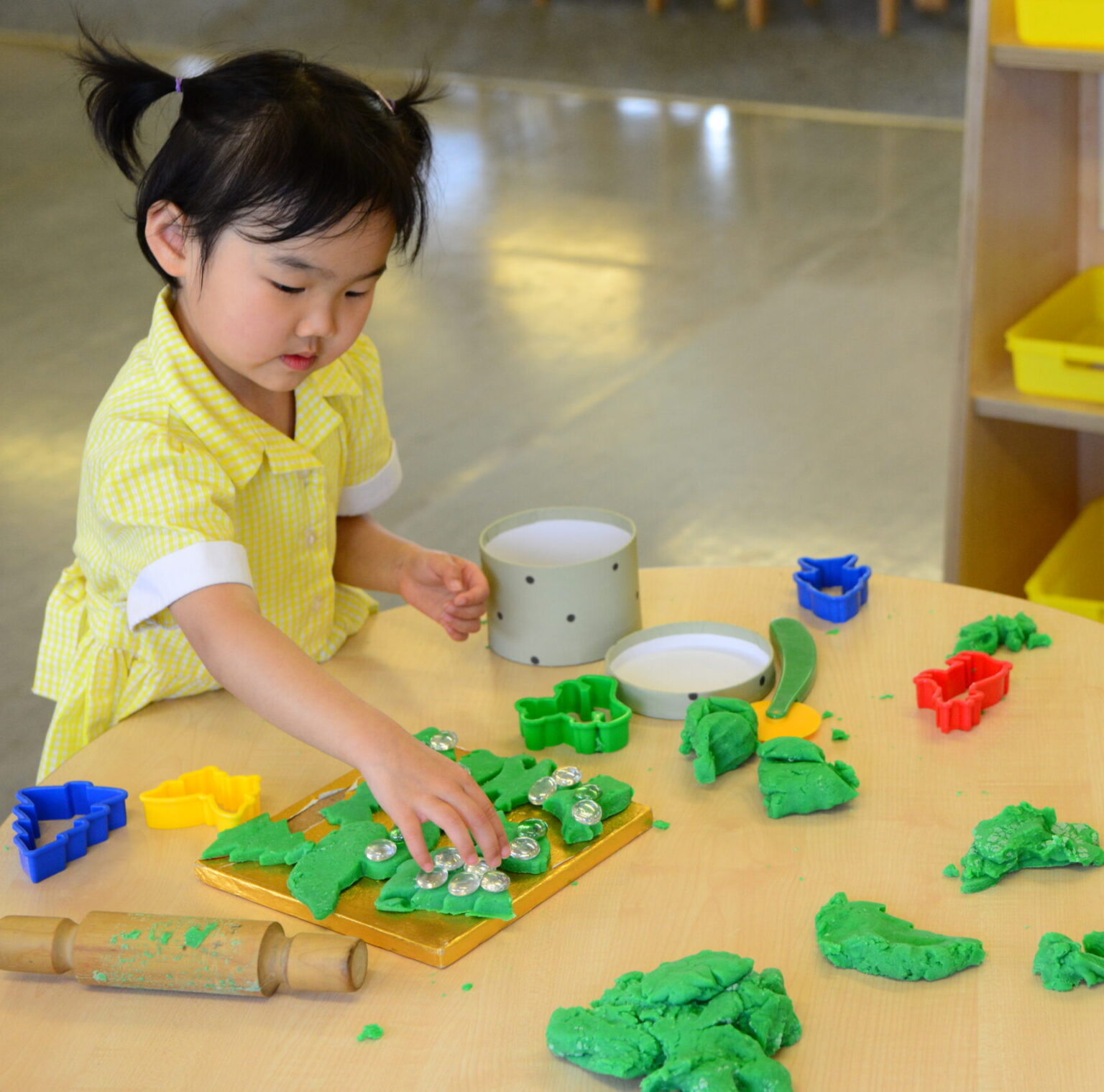 Benefits of a Dough Area in Indoor Continuous Provision